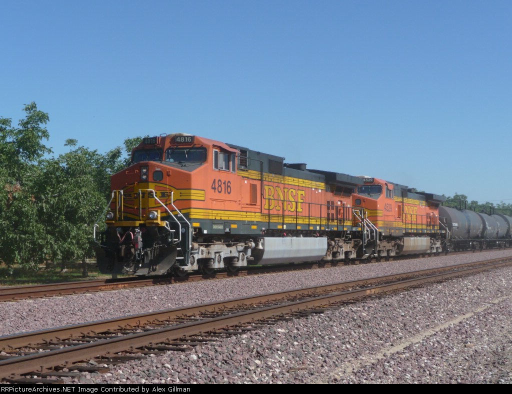 BNSF 4816 Westbound